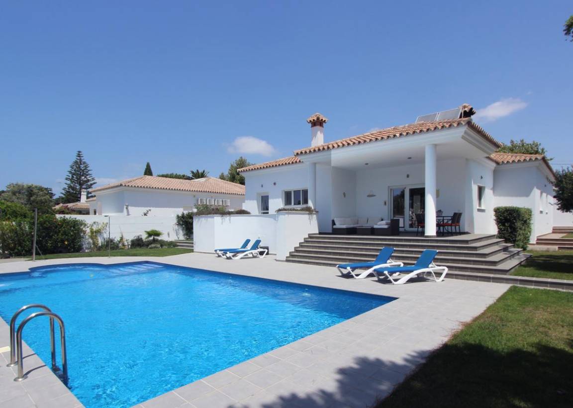 200 M² Casa ∙ 4 Habitaciones ∙ 8 Huéspedes - Conil de la Frontera