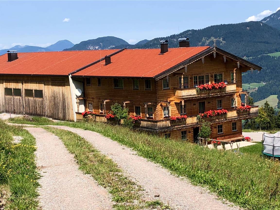 130 M² Apartment ∙ 3 Bedrooms ∙ 10 Guests - Söll