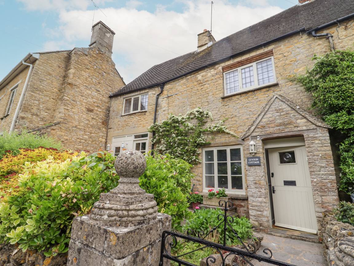 Cottage ∙ 4 Bedrooms ∙ 8 Guests - Chipping Norton