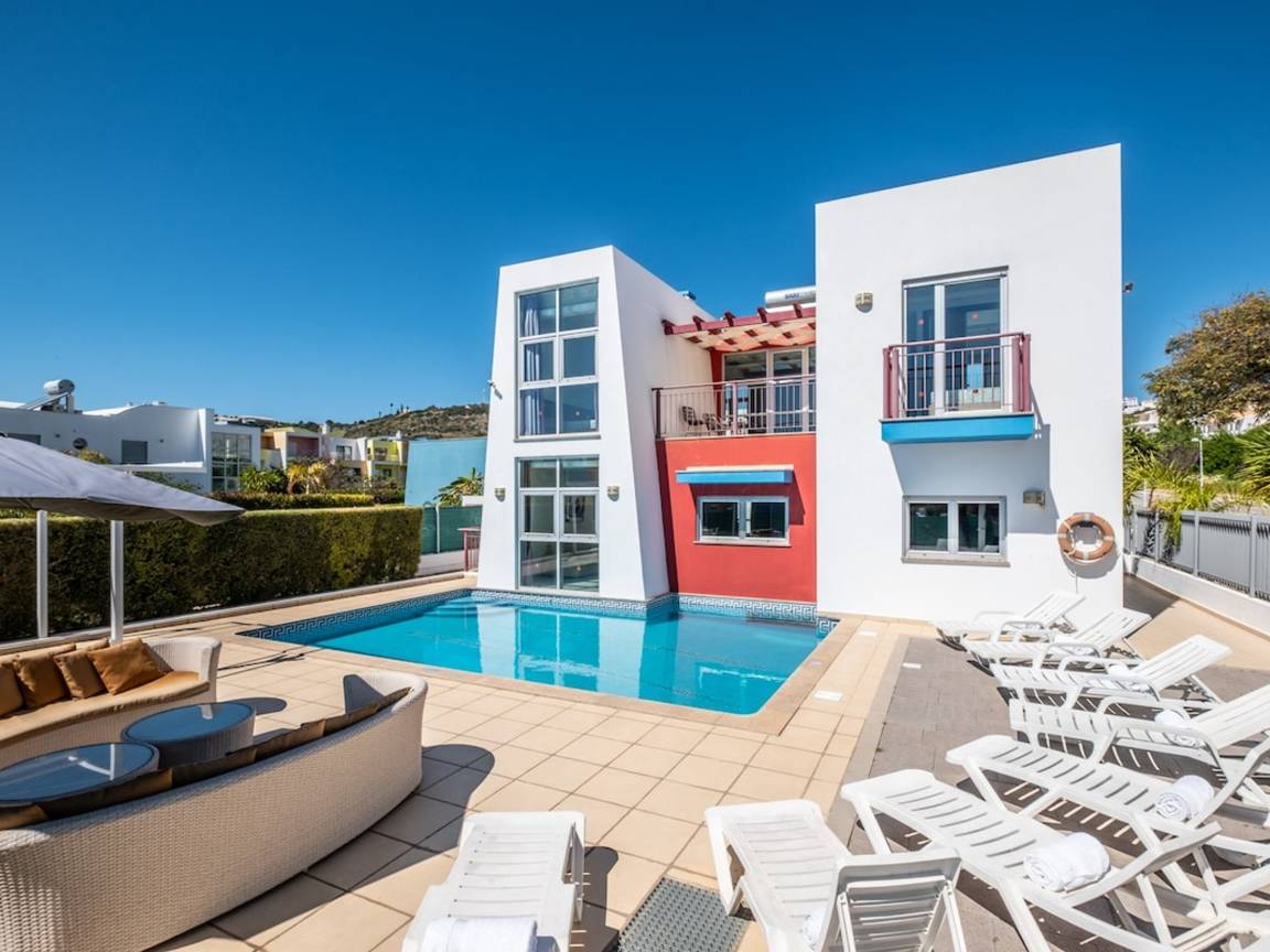 200 M² Villa ∙ 4 Chambres ∙ 9 Personnes - Albufeira