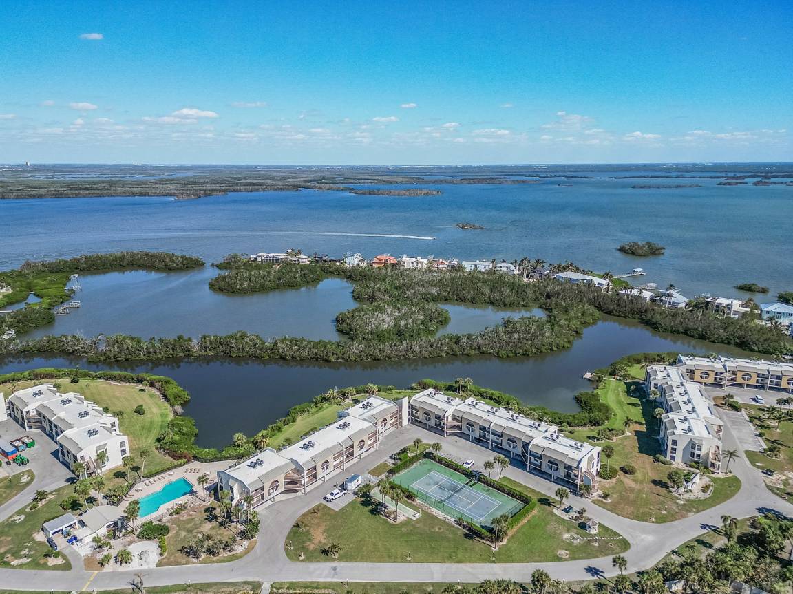 93 M² Condo ∙ 2 Bedrooms ∙ 4 Guests - Fort Myers Beach, FL