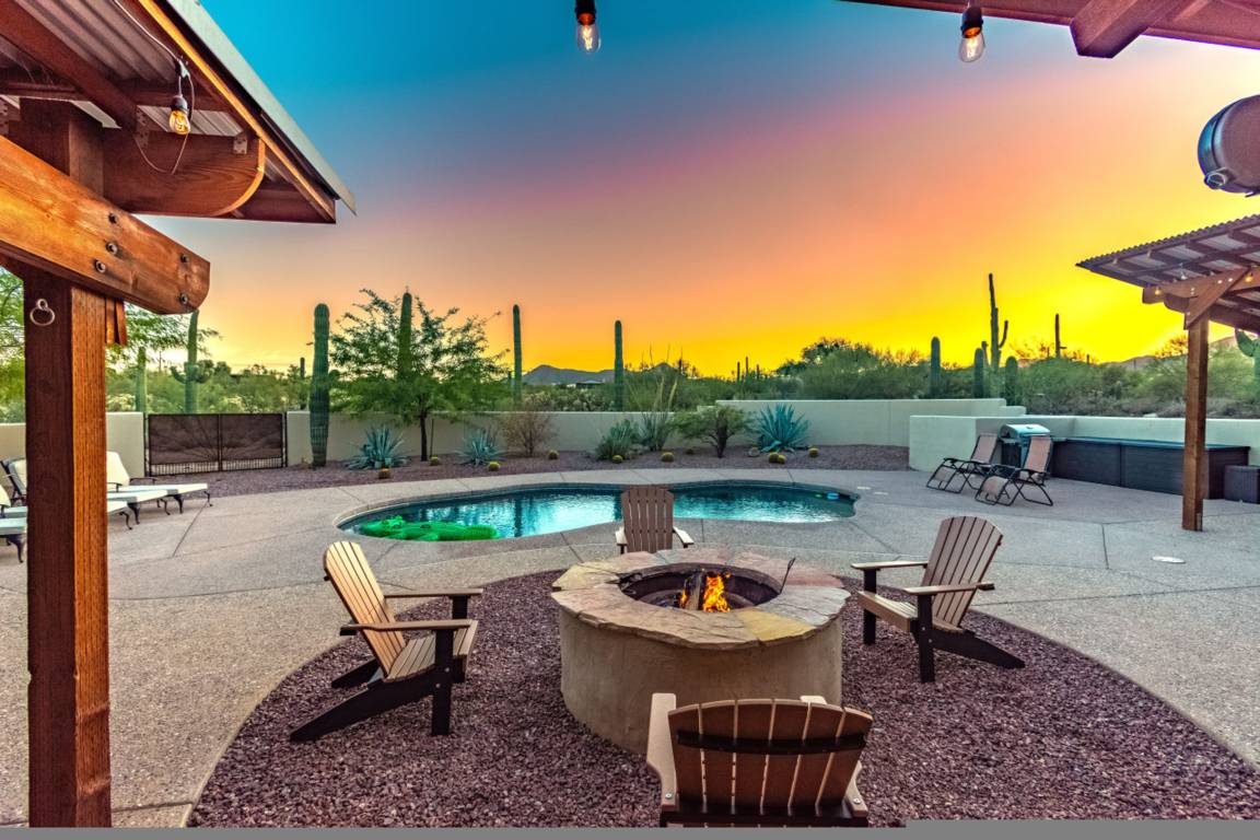 Casa ∙ 4 Habitaciones ∙ 14 Huéspedes - Tucson, AZ