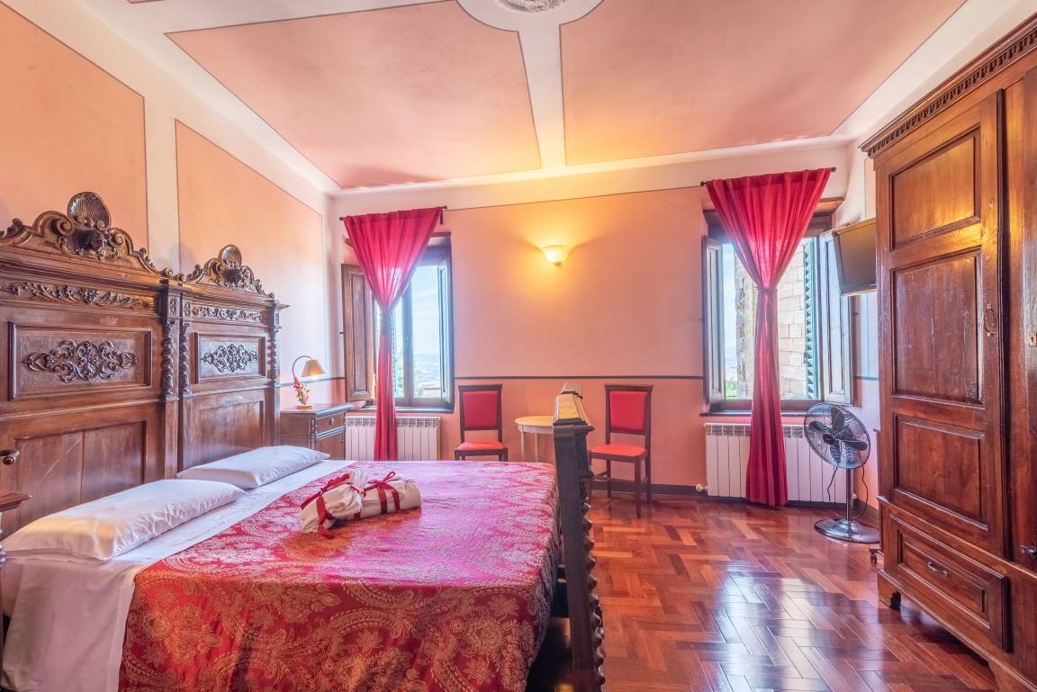 18 M² Bed & Breakfast ∙ 4 Schlafzimmer ∙ 2 Gäste - Montalcino