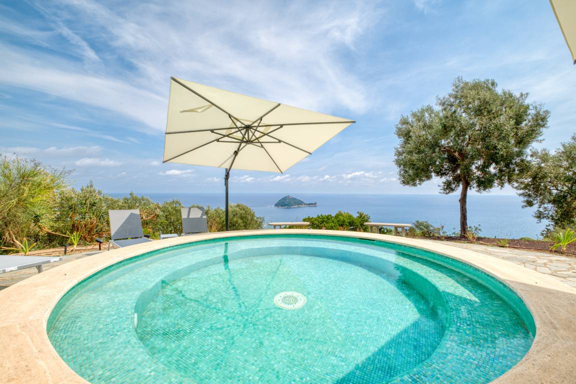 180 M² Villa ∙ 3 Slaapkamers ∙ 10 Gasten - Alassio