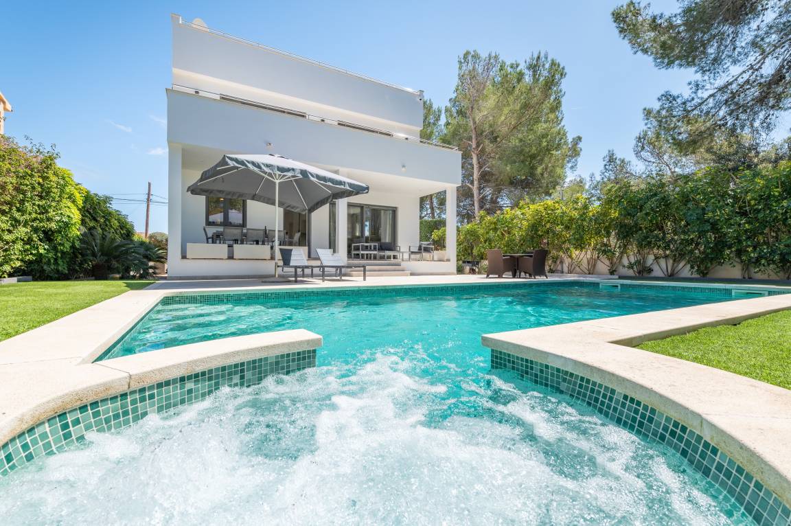 250 M² Villa ∙ 4 Schlafzimmer ∙ 8 Gäste - Santa Ponsa