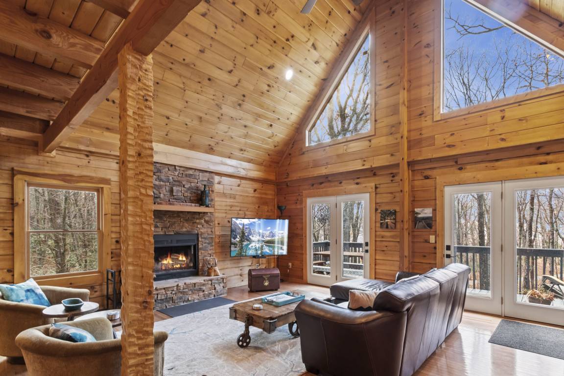 192 M² Cabin ∙ 3 Bedrooms ∙ 10 Guests - Boone, NC