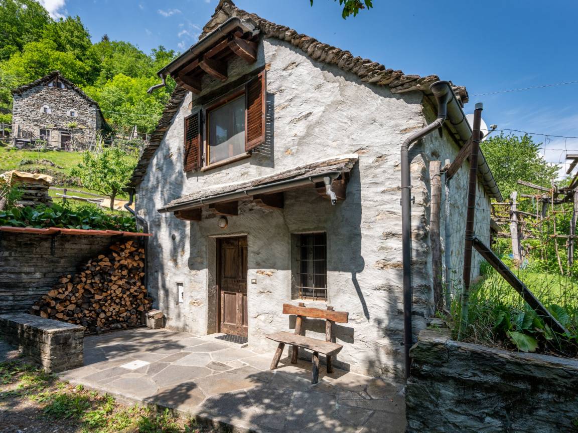 52 M² House ∙ 1 Bedroom ∙ 4 Guests - Domodossola