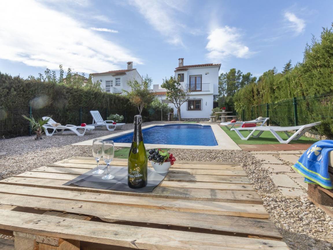 85 M² Maison De Vacances ∙ 3 Chambres ∙ 6 Personnes - L’Ametlla de Mar