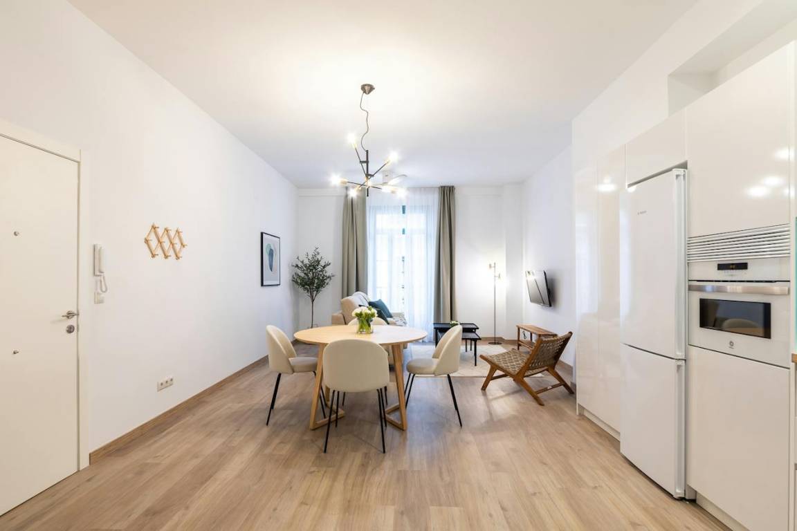 90 M² Apartamento ∙ 2 Huéspedes - Valencia