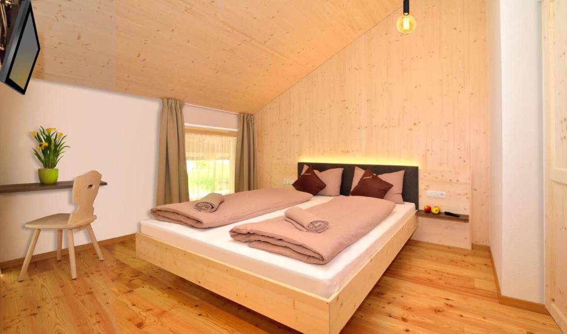 70 M² Ferienwohnung ∙ 2 Schlafzimmer ∙ 6 Gäste - Feldthurns