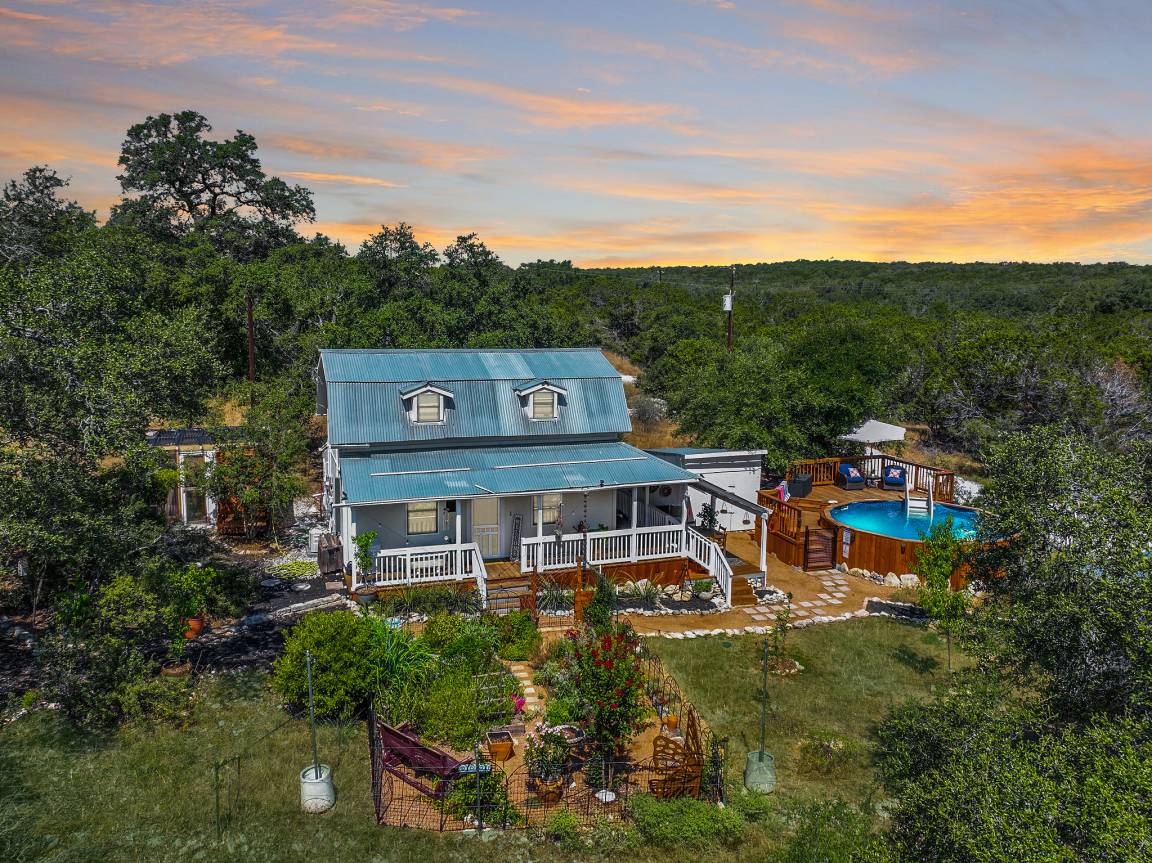 74 M² House ∙ 2 Bedrooms ∙ 4 Guests - Canyon Lake, TX
