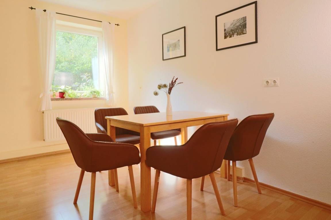 61 M² Ferienwohnung ∙ 2 Schlafzimmer ∙ 5 Gäste - Eisenach