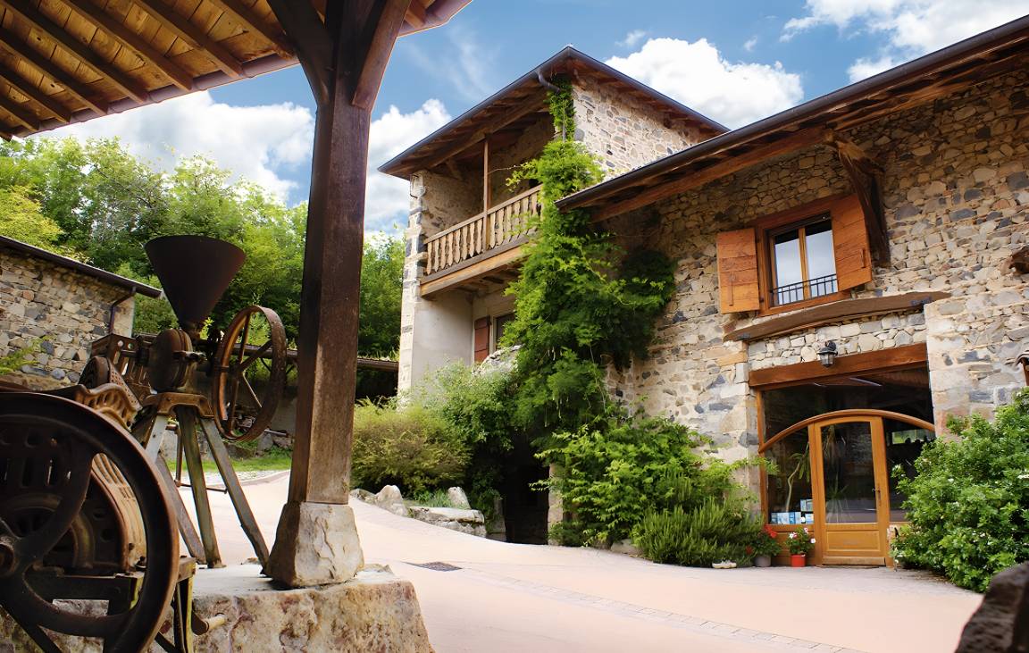 67 M² Cottage ∙ 3 Bedrooms ∙ 8 Guests - Beaujolais