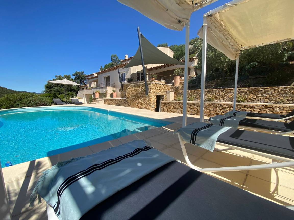 250 M² Huis ∙ 5 Slaapkamers ∙ 10 Gasten - La Londe-les-Maures