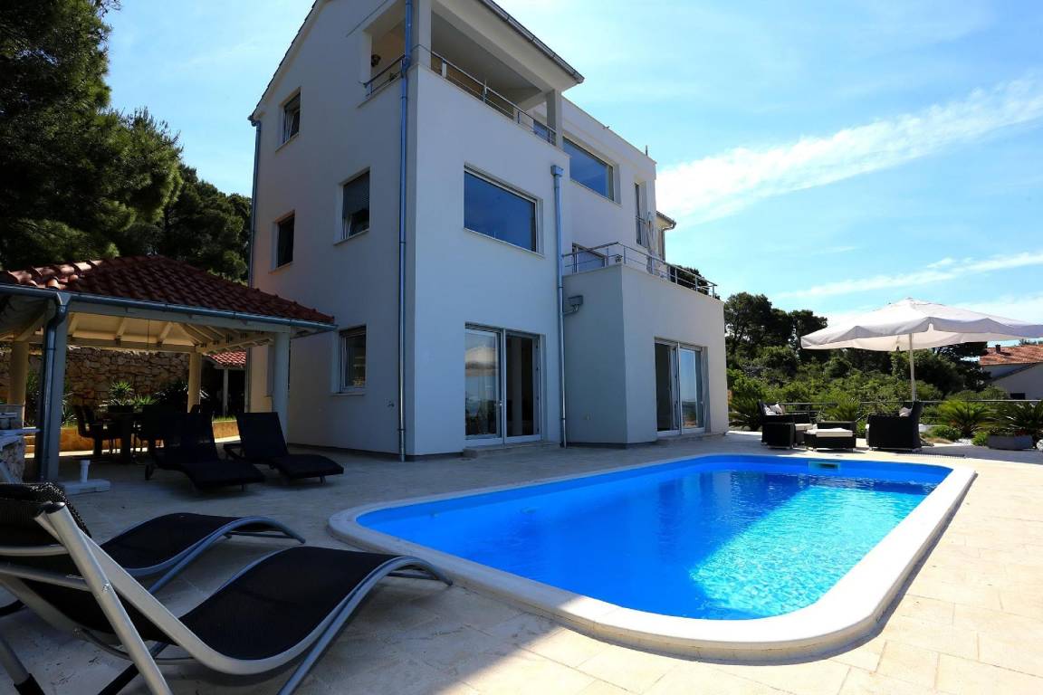 140 M² Apartment ∙ 2 Bedrooms ∙ 4 Guests - Pirovac