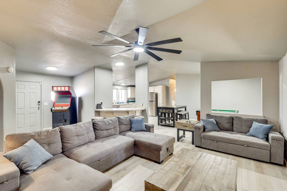 172 M² House ∙ 3 Bedrooms ∙ 20 Guests - Fort Mohave, AZ