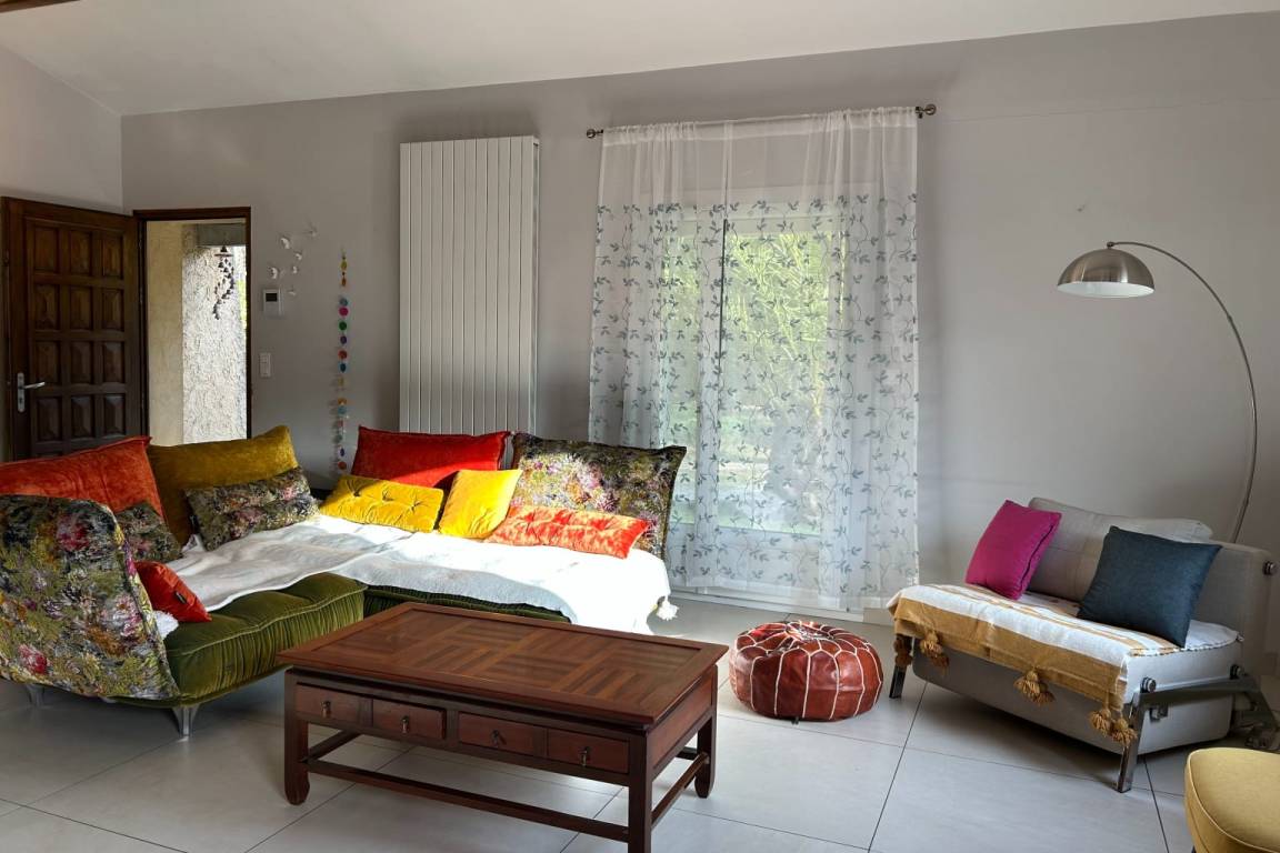 141 M² Maison De Vacances ∙ 4 Chambres ∙ 8 Personnes - Rochefort-du-Gard