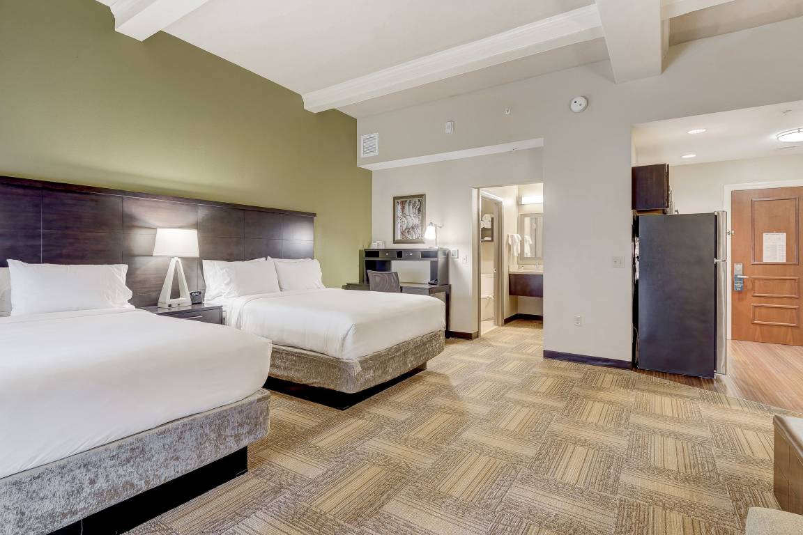 Hotel ∙ 1 Bedroom ∙ 4 Guests - Baltimore, MD