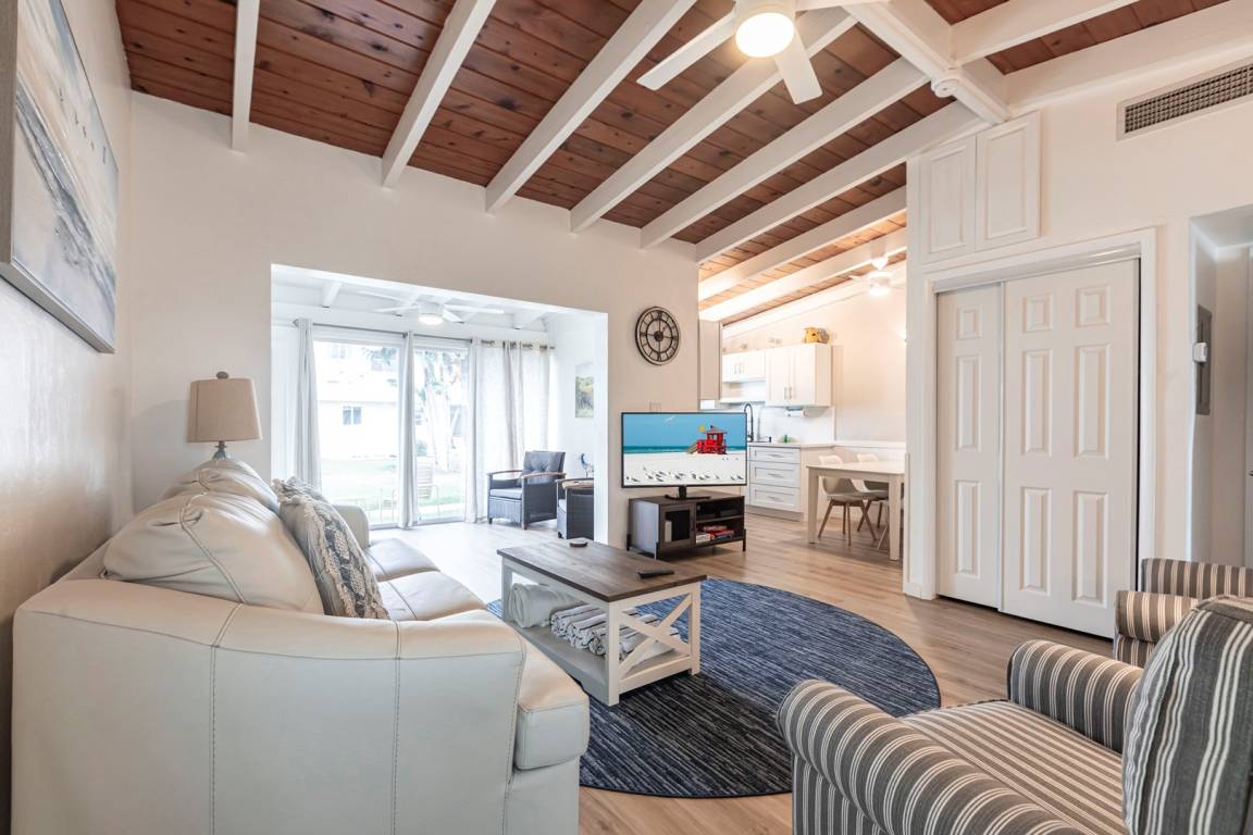 Villa ∙ 1 Bedroom ∙ 4 Guests - Siesta Key, FL