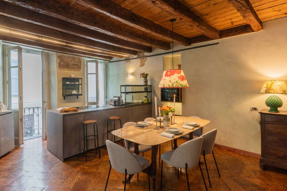 135 M² Apartment ∙ 2 Bedrooms ∙ 6 Guests - Como