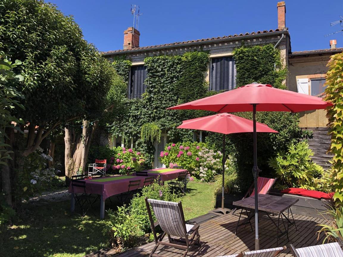 225 M² Gîte ∙ 5 Chambres ∙ 13 Personnes - L'Isle-Jourdain