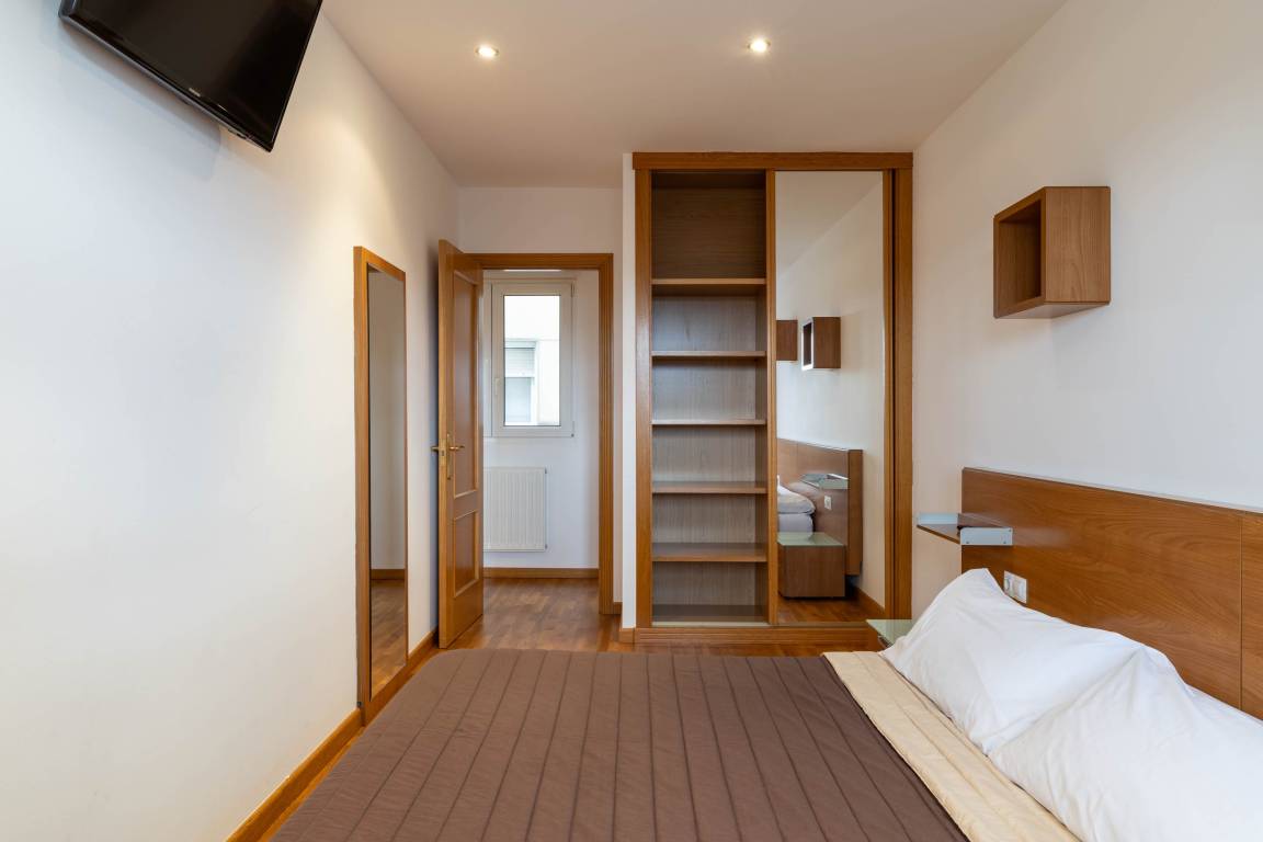 80 M² Apartamento ∙ 2 Habitaciones ∙ 4 Huéspedes - Monforte de Lemos