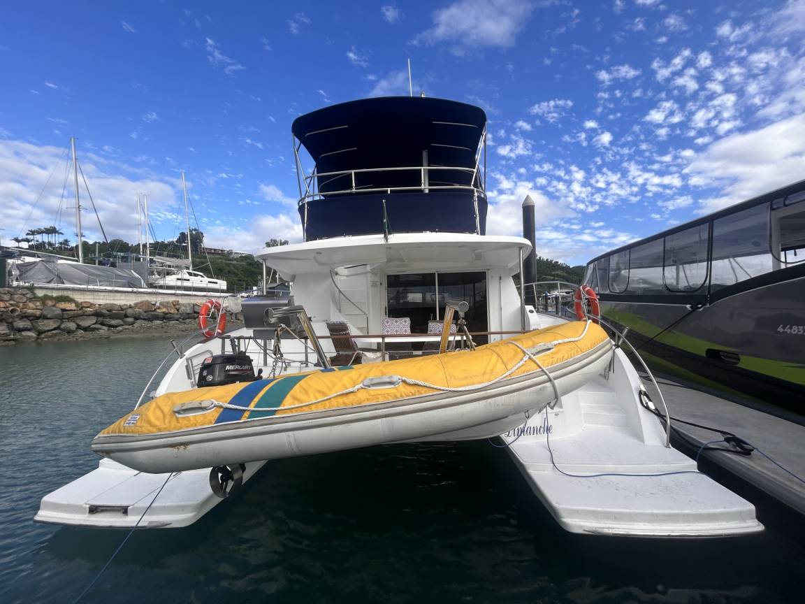 14 M² Houseboat ∙ 3 Bedrooms ∙ 6 Guests - Airlie Beach
