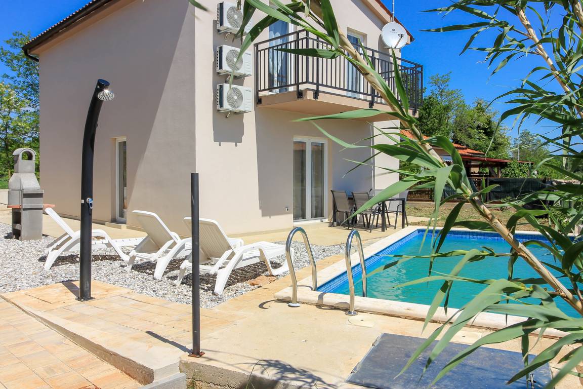 120 M² Villa ∙ 3 Chambres ∙ 7 Personnes - Pula