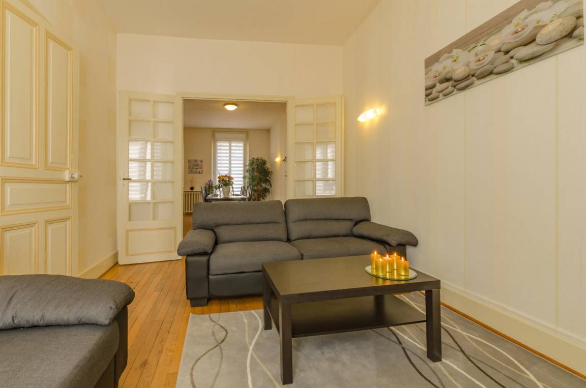 105 M² Gîte ∙ 3 Chambres ∙ 6 Personnes - Romilly-sur-Seine