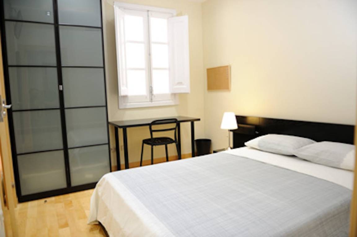 150 M² Private Room ∙ 1 Bedroom ∙ 1 Guest - Barcelona