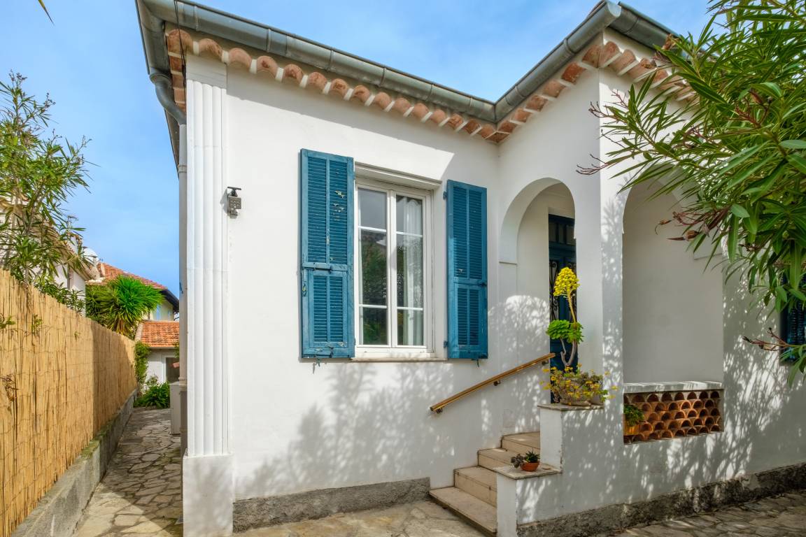 95 M² Villa ∙ 4 Bedrooms ∙ 9 Guests - Cagnes-sur-Mer