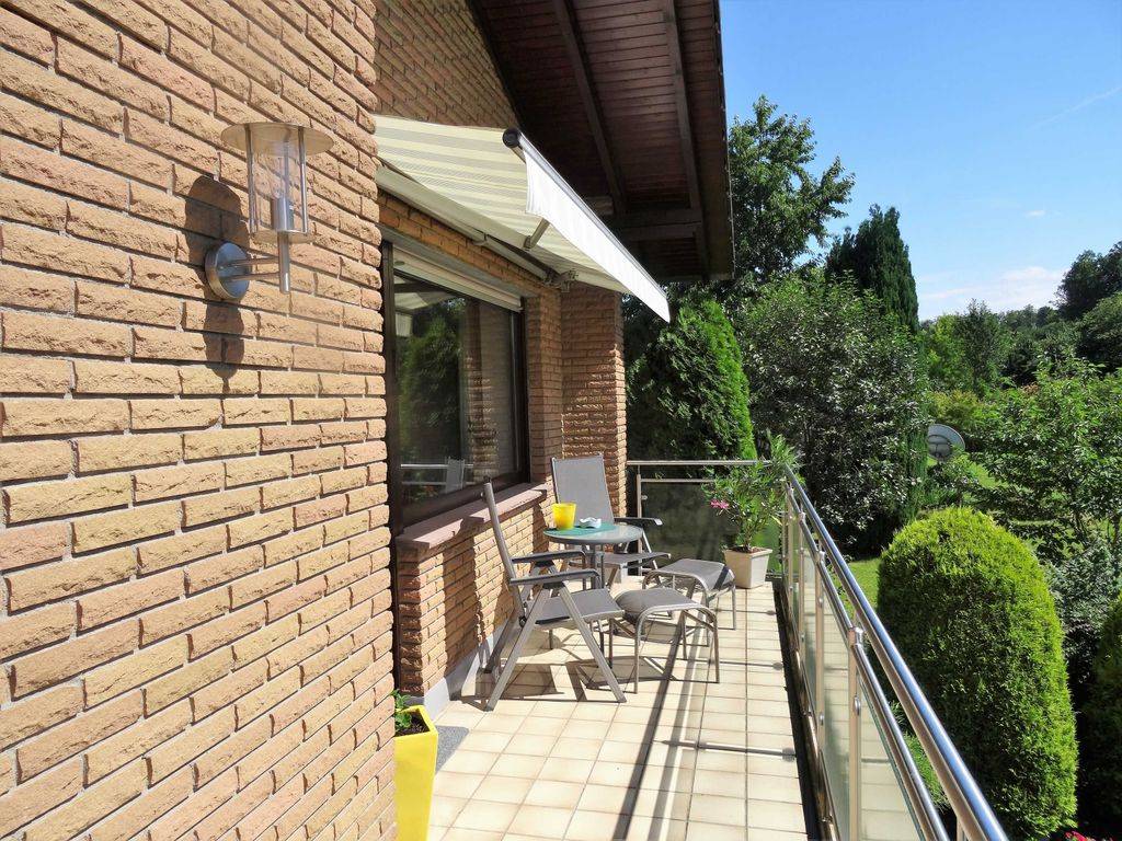 90 M² Ferienwohnung ∙ 1 Schlafzimmer ∙ 3 Gäste - Nieheim