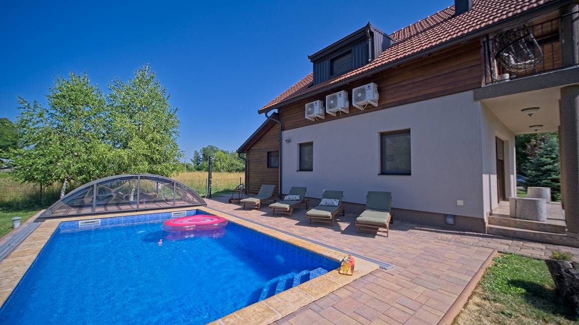 100 M² Villa Vacanza ∙ 2 Camere Da Letto ∙ 6 Ospiti - Gospić