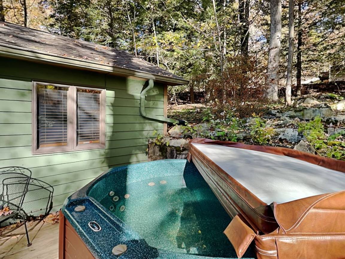 237 M² House ∙ 2 Bedrooms ∙ 6 Guests - Deep Creek Lake, Oakland
