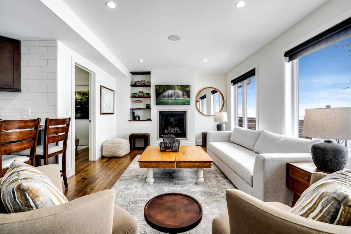 House ∙ 3 Bedrooms ∙ 6 Guests - Ontario