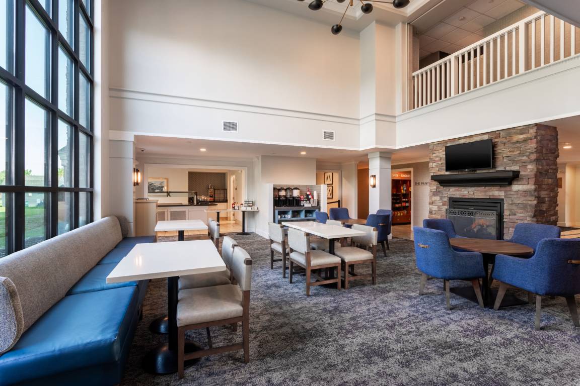 Hotel ∙ 2 Bedrooms ∙ 7 Guests - Buffalo, NY