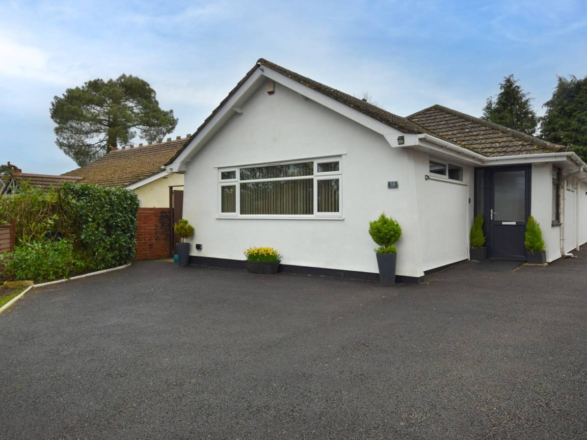 Cottage ∙ 2 Bedrooms ∙ 4 Guests - Bournemouth