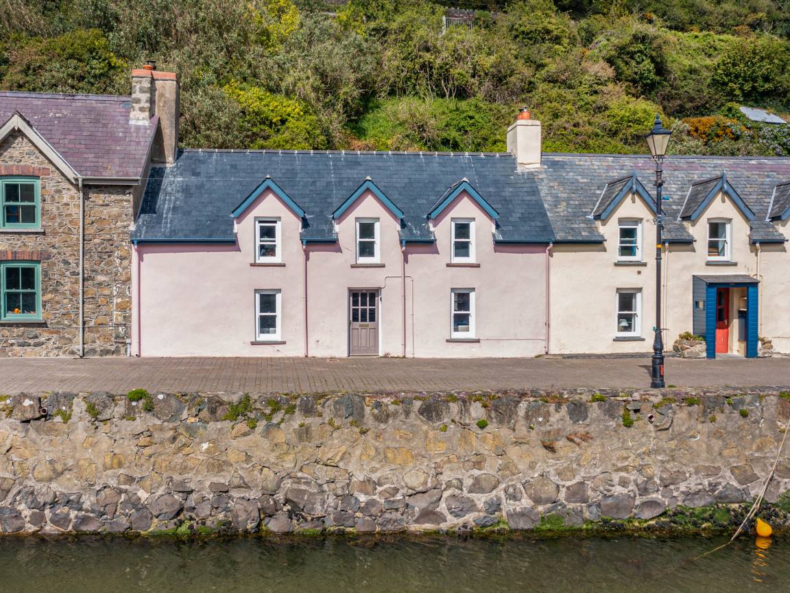 Cottage ∙ 3 Bedrooms ∙ 6 Guests - Fishguard
