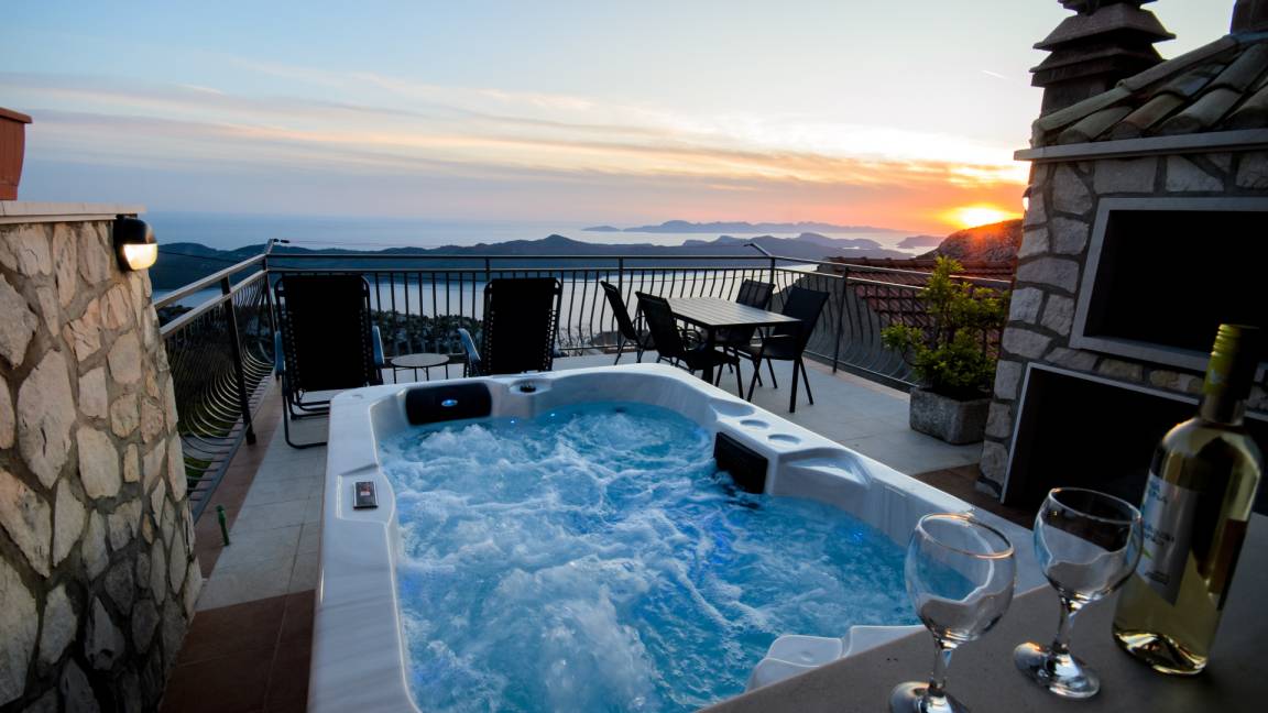 120 M² Villa ∙ 3 Bedrooms ∙ 6 Guests - Dubrovnik