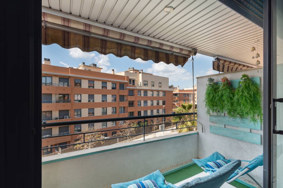 90 M² Bed & Breakfast ∙ 1 Habitación ∙ 2 Huéspedes - Sabadell
