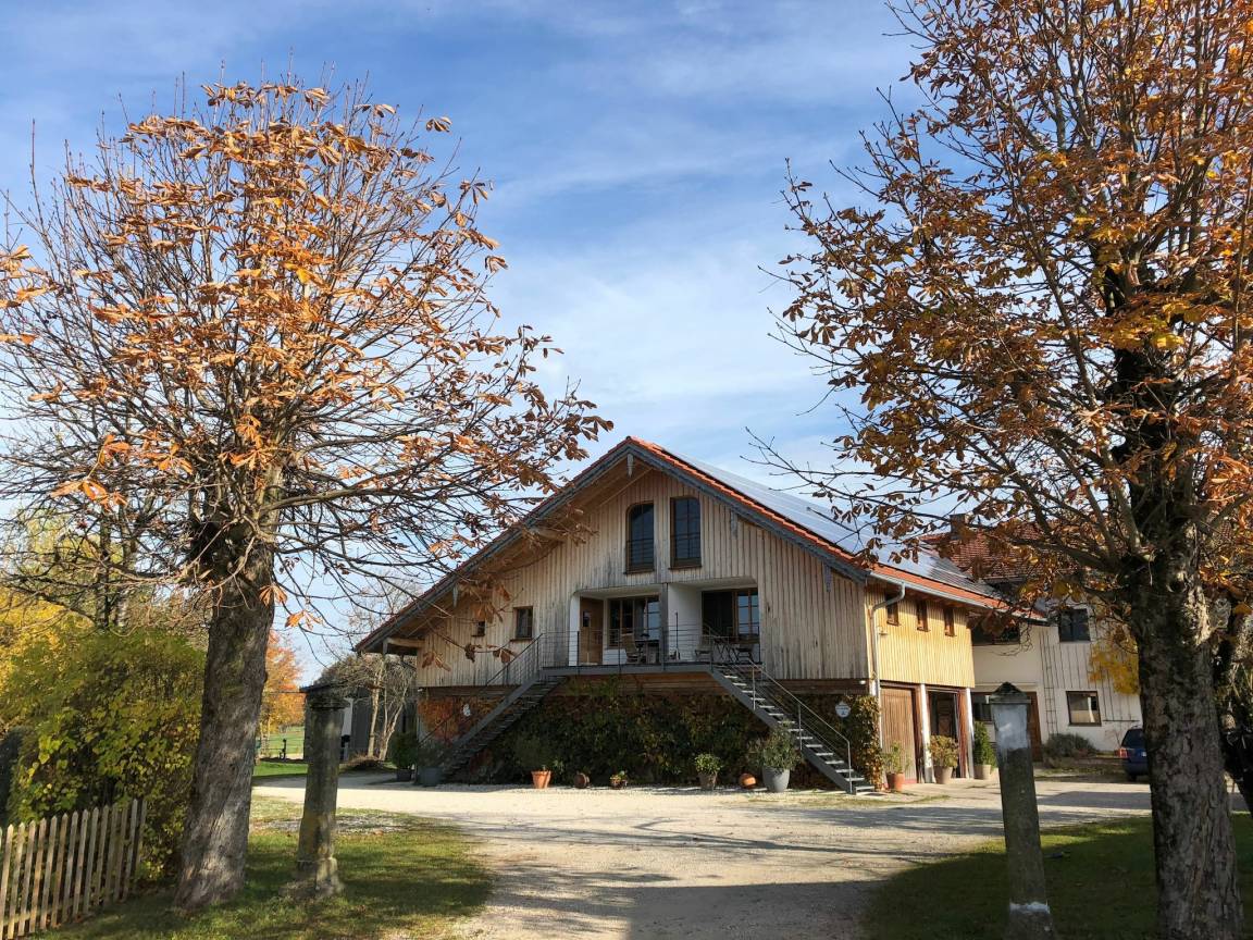 90 M² Ferienwohnung ∙ 2 Schlafzimmer ∙ 4 Gäste - Chieming