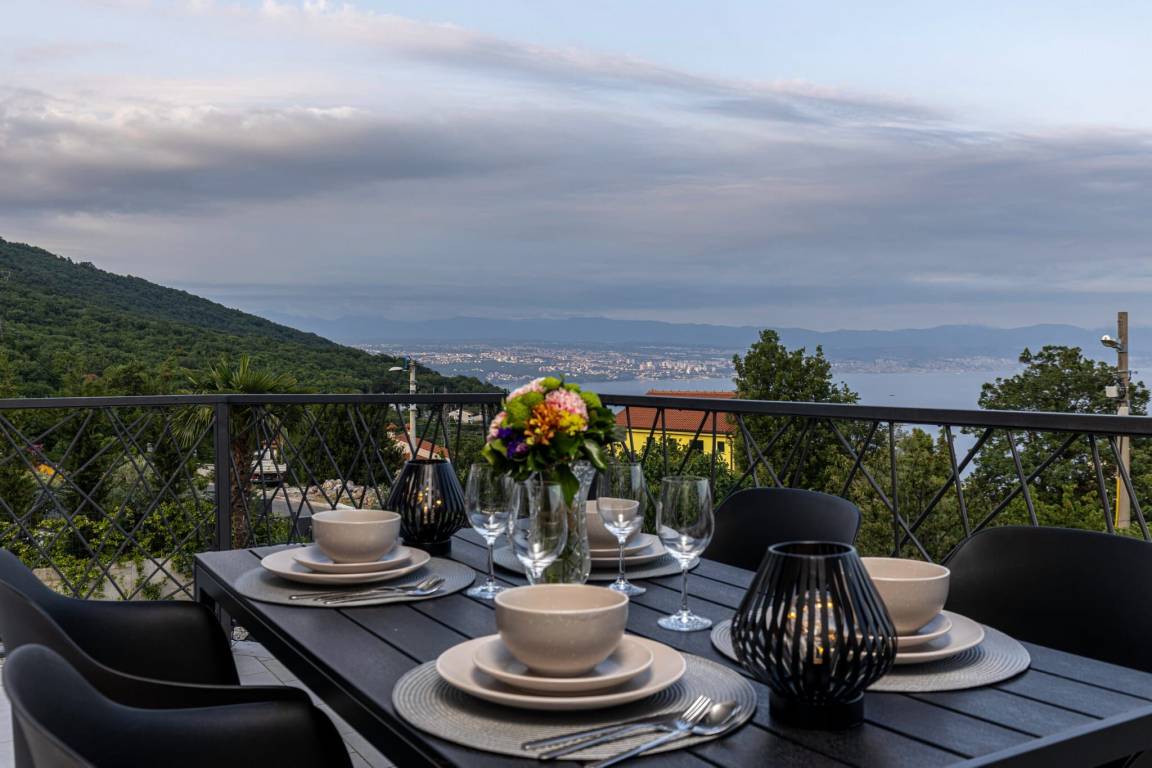 70 M² Ferienwohnung ∙ 2 Schlafzimmer ∙ 4 Gäste - Opatija