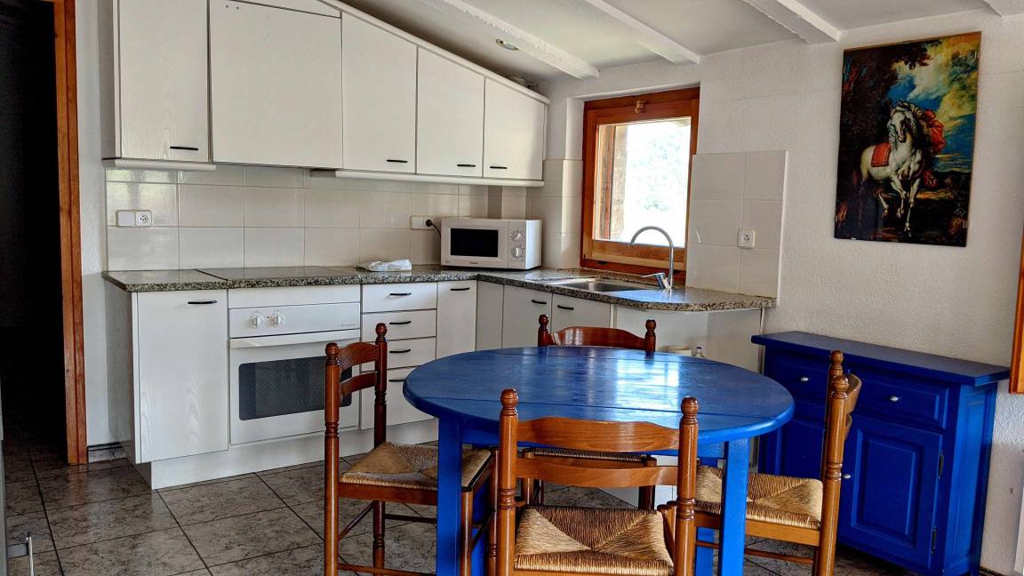 60 M² Apartamento ∙ 2 Habitaciones ∙ 5 Huéspedes - Olot