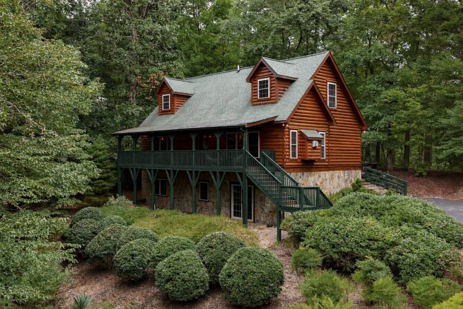 177 M² Cabin ∙ 3 Bedrooms ∙ 6 Guests - Lake Lure, NC