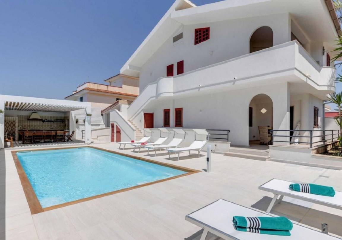 200 M² Villa ∙ 6 Habitaciones ∙ 13 Huéspedes - Sicilia