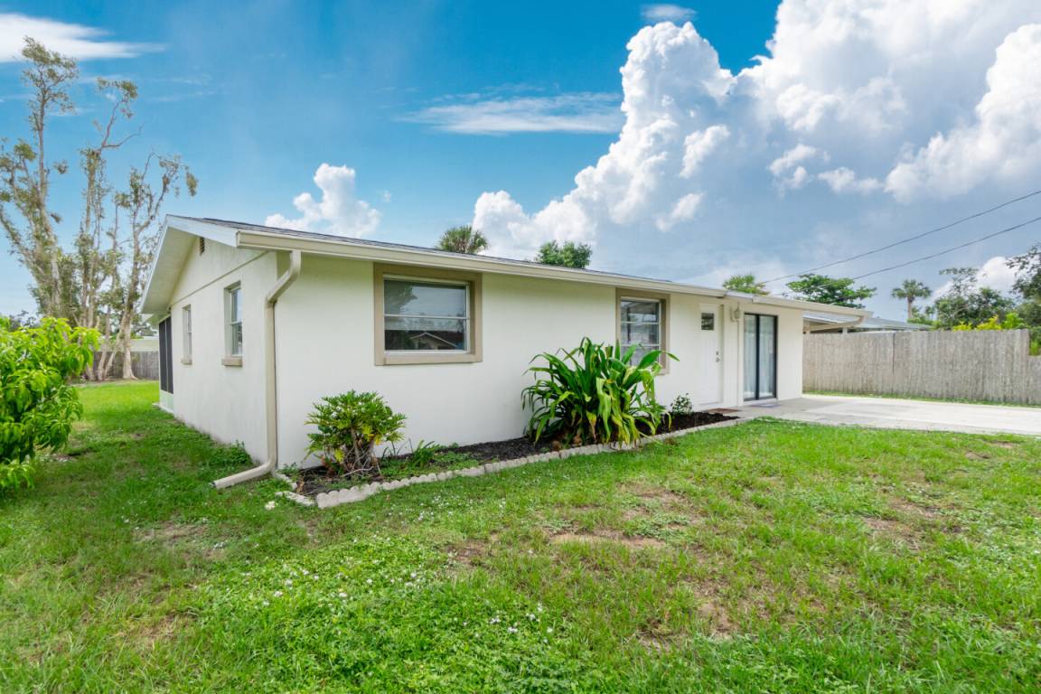 98 M² House ∙ 2 Bedrooms ∙ 4 Guests - Englewood, FL