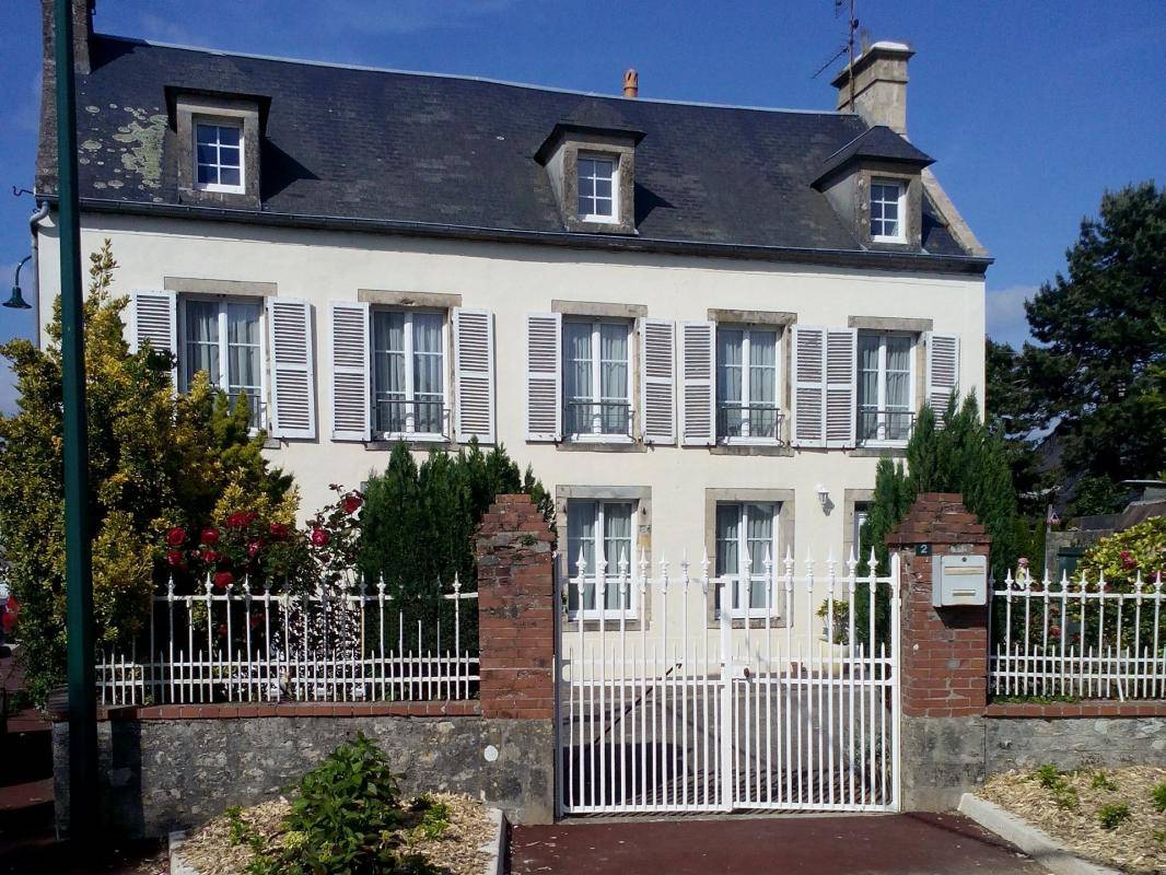 201 M² Gîte ∙ 5 Bedrooms ∙ 12 Guests - Sainte-Mère-Église