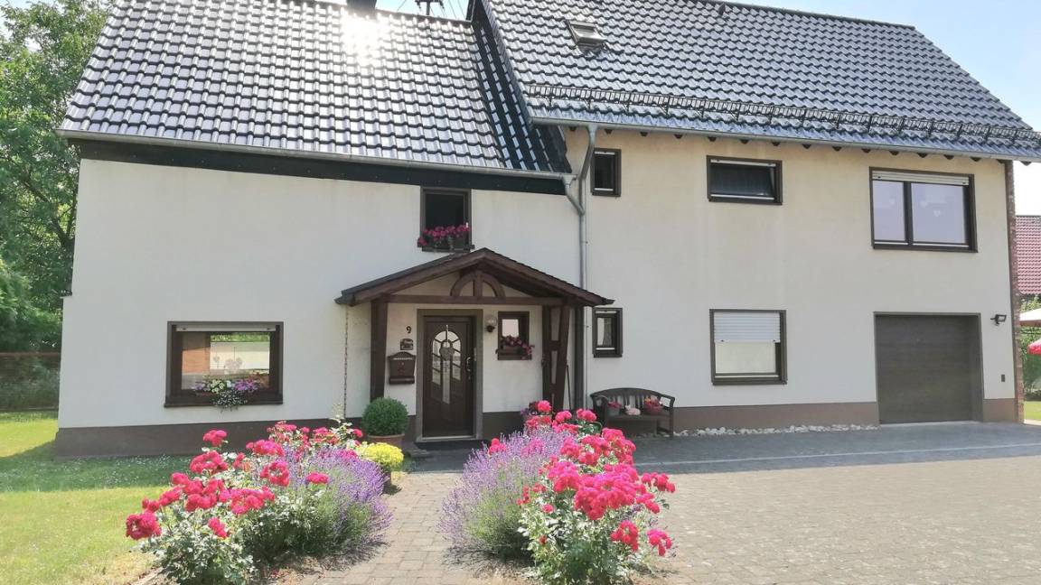 64 M² Ferienwohnung ∙ 2 Schlafzimmer ∙ 4 Gäste - Windeck