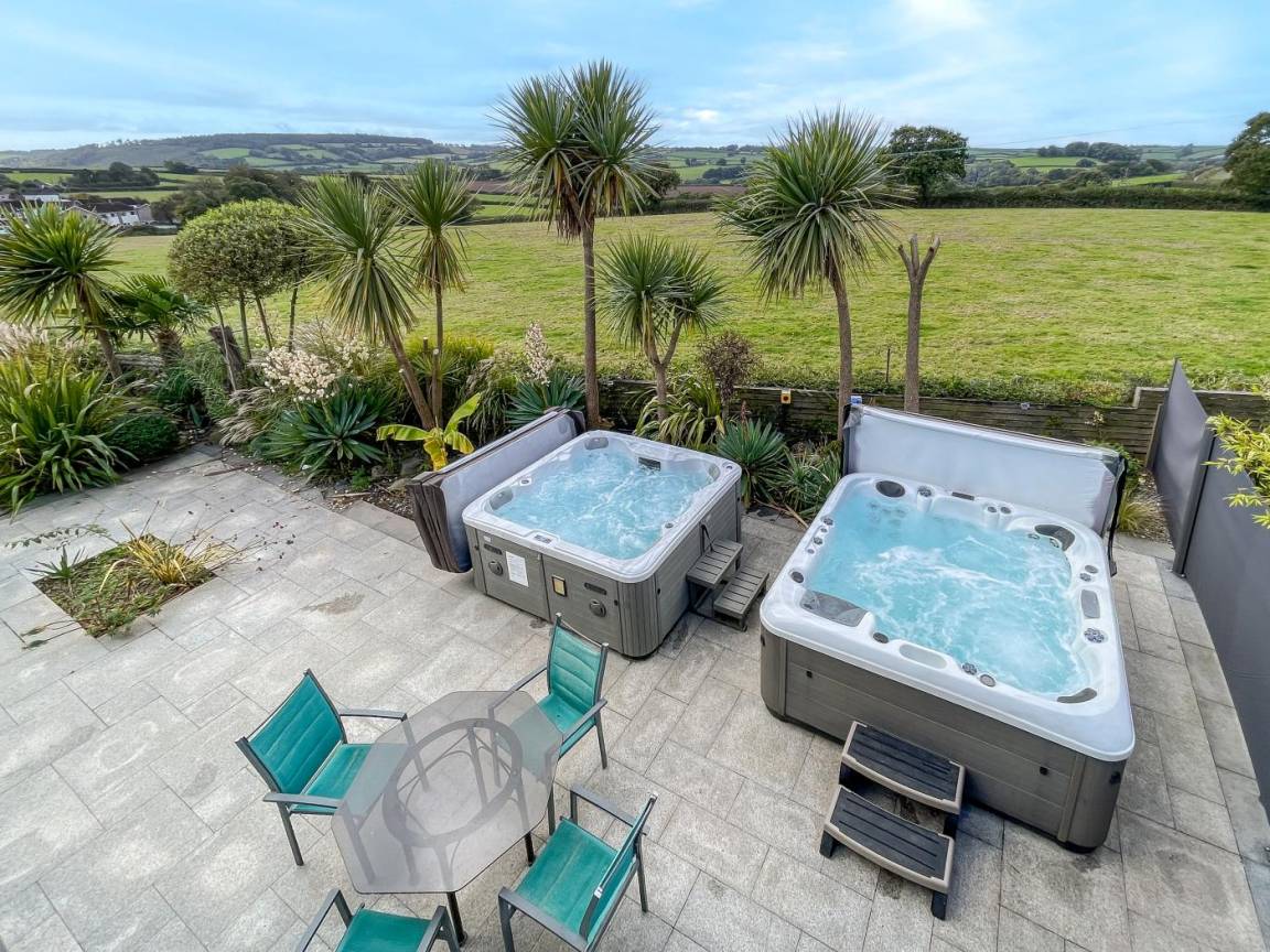 Cottage ∙ 5 Bedrooms ∙ 14 Guests - Tavistock