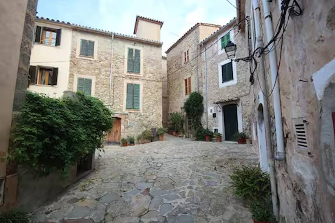 85 M² House ∙ 2 Bedrooms ∙ 4 Guests - Mayorka